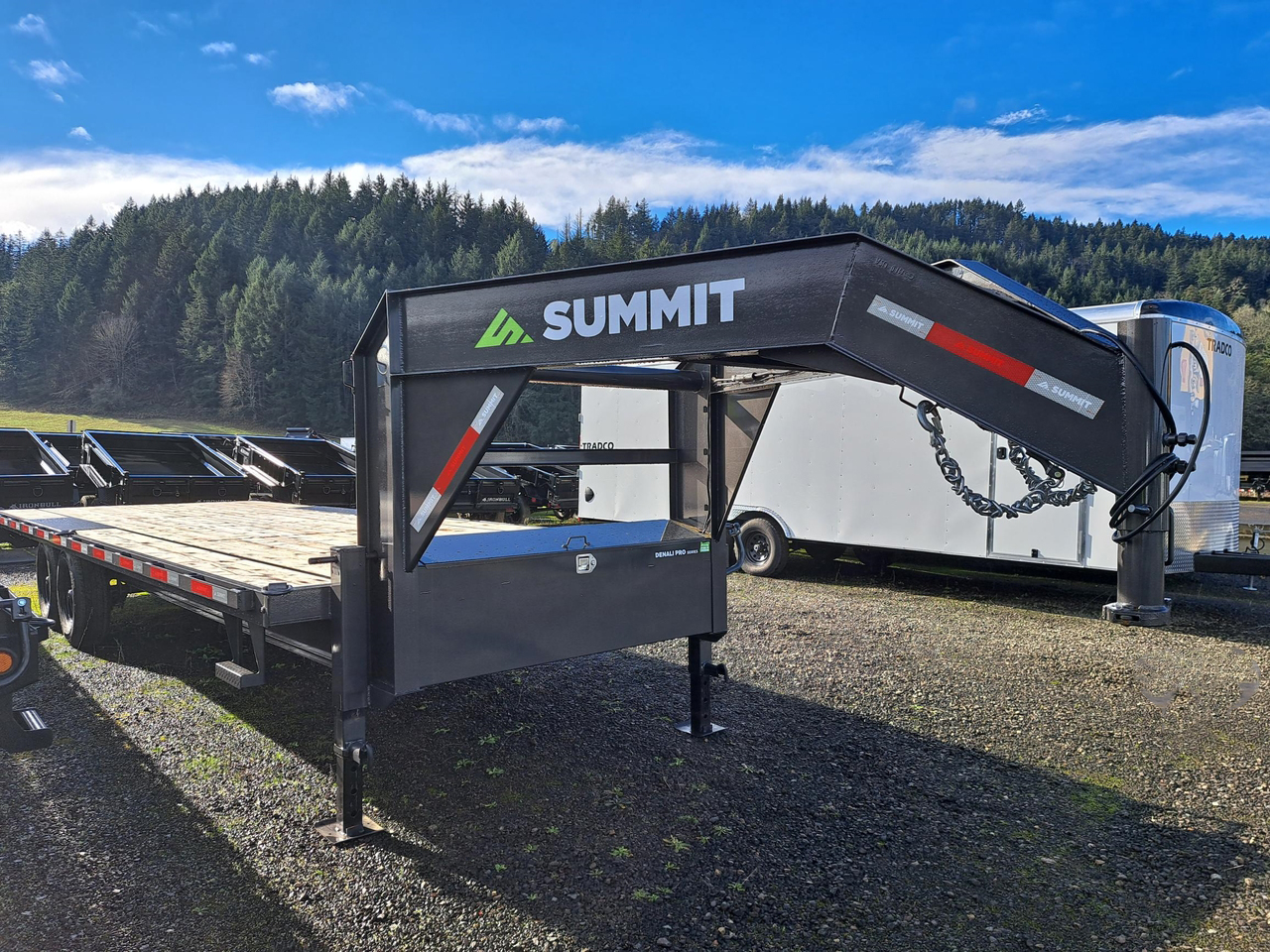 ON SALE - Summit 8.5x26 16K - Gooseneck Deckover Equipment Trailer- Denali Pro